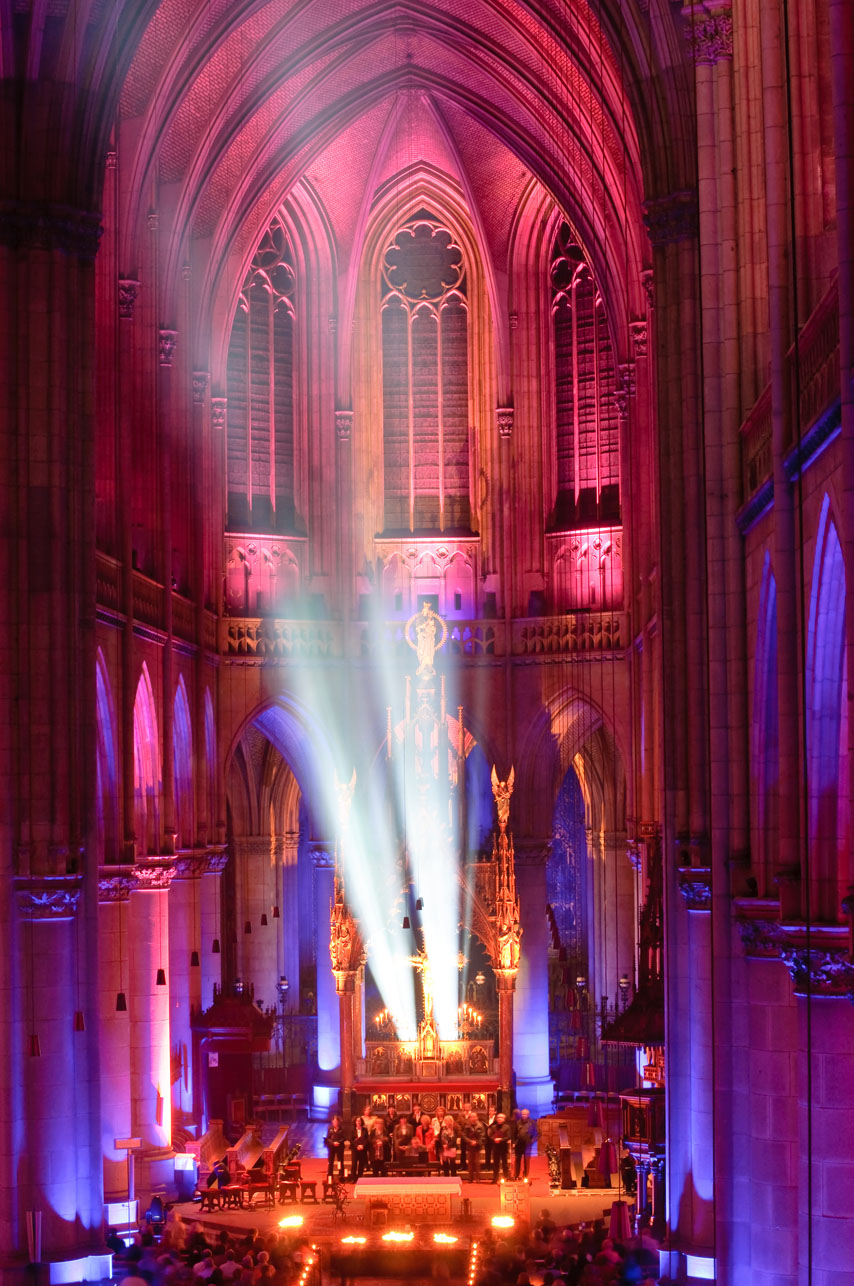 Linzer Mariendom illuminiert | www.DieReferenz.de